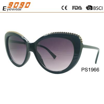 China Newest Style 2017 plastic Fashionable Sunglasses ,UV 400 Protection Lens for sale