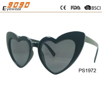 China Sunglasses in fashionable design with heart  shape ,made of plastic ,suitable for men and women for sale