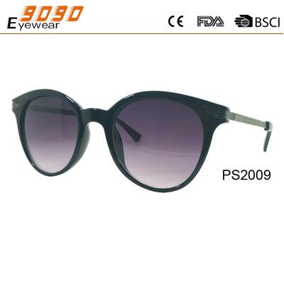 China Newest Style 2017 plastic Fashionable Sunglasses ,UV 400 Protection Lens for sale