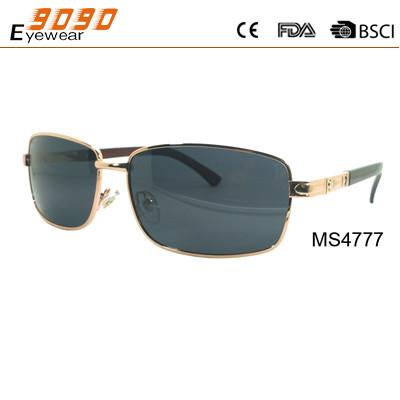 China Gafas de sol con el marco metálico, nuevo estilo de diseñador de moda, lente ULTRAVIOLETA de 400 protecciones en venta
