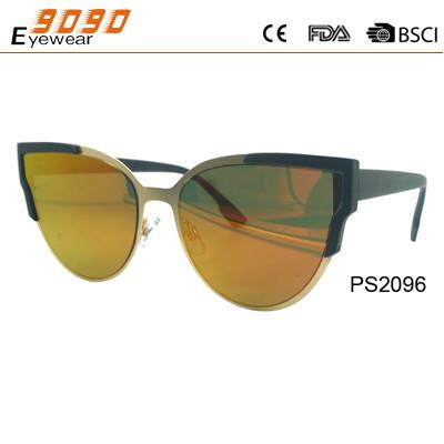 China Gafas de sol del diseño con el marco plástico, conveniente de moda para los hombres y las mujeres en venta