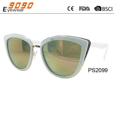 China 2017 gafas de sol plásticas del estilo caliente de la venta con la lente ULTRAVIOLETA de 400 protecciones, hecha del plástico en venta