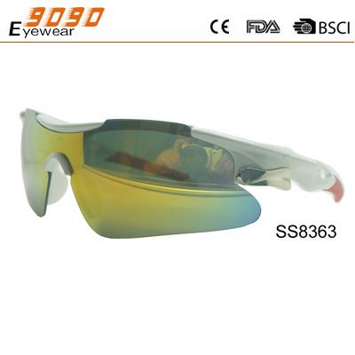 China Los vidrios de Sun polarizaron los vidrios de Sun del deporte al aire libre de los hombres para conducir la pesca en venta