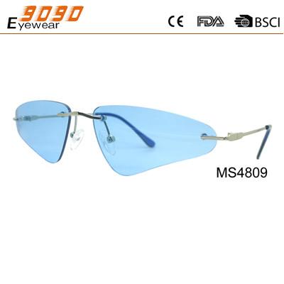China Gafas de sol azules de moda del metal del estilo los 2018 más nuevos con la lente ULTRAVIOLETA de 400 protecciones en venta