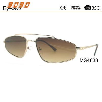 China Gafas de sol con el marco metálico, nuevo estilo de diseñador de moda, lente ULTRAVIOLETA de 400 protecciones en venta