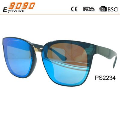 China 2018 gafas de sol calientes del estilo de la venta con la lente ULTRAVIOLETA de 400 protecciones, hecha del plástico en venta