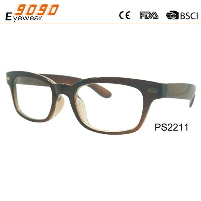 China 2018 gafas de sol calientes del estilo de la venta con la lente ULTRAVIOLETA de 400 protecciones, hecha del plástico en venta