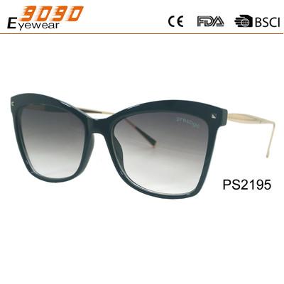 China Gafas de sol de moda plásticas del estilo los 2018 más nuevos, lente ULTRAVIOLETA de 400 protecciones, templo del metal en venta