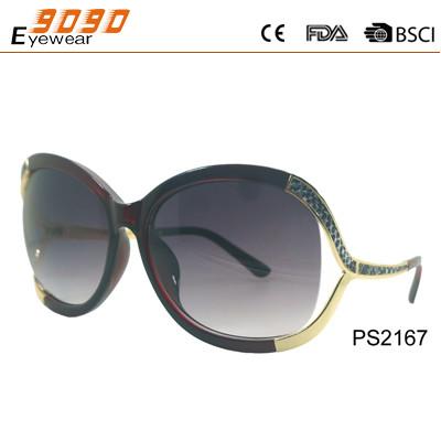China 2018 gafas de sol unisex del nuevo estilo para los hombres y las mujeres, lente ULTRAVIOLETA polarizada 400, con el metal en el marco en venta