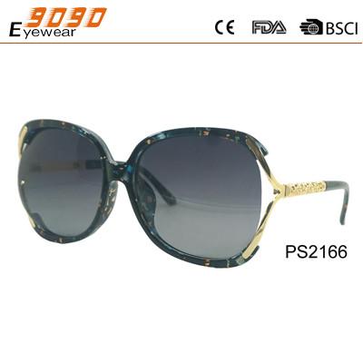 China Las gafas de sol de moda plásticas de los más nuevos hombres del estilo 2017, lente ULTRAVIOLETA de 400 protecciones, con el metal en el marco en venta