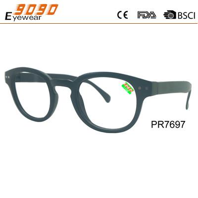 China Los vidrios de lectura de moda del unisxe con la primavera se articulan, hecho del plástico, poder sonaron: 1,00 a 4.00D en venta