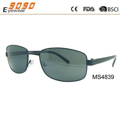 China Gafas de sol clásicas del metal de la moda que seleccionan, lente de 400 protecciones, convenientes ULTRAVIOLETA para los hombres y las mujeres en venta