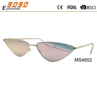 China Las gafas de sol de moda del metal de la señora con el triángulo forman, lente de la protección UV400 en venta