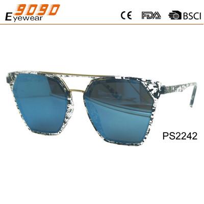 China Nuevos gafas de sol del estilo con la lente ULTRAVIOLETA de la protección del 100%, conveniente para los hombres y las mujeres en venta