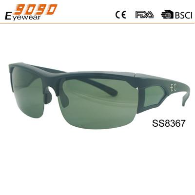 China Gafas de sol clásicas de los deportes, hechas de la PC, cómodas para llevar, las gafas de sol de los hombres en venta