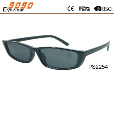 China Nuevo estilo pequeños pequeñas gafas de sol con la lente ULTRAVIOLETA de la protección del 100%, conveniente para los hombres y las mujeres en venta