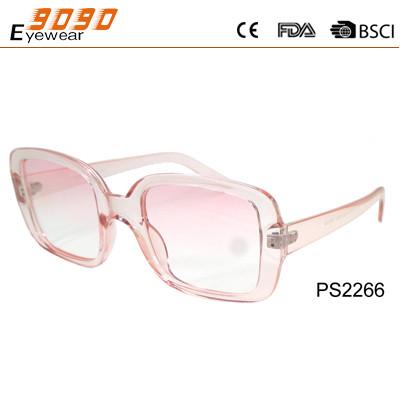 China Gafas de sol plásticas del rectángulo de moda del diseño con la lente ULTRAVIOLETA de 400 protecciones en venta