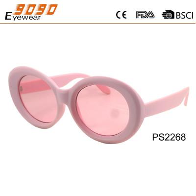 China Gafas de sol del diseño con el marco plástico, conveniente de moda para los hombres y las mujeres en venta