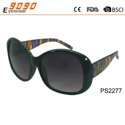 China 2018 gafas de sol ovales unisex del nuevo estilo, polarizadas 400 ULTRAVIOLETA lente, templo de la PC en venta