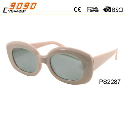 China Gafas de sol en el diseño redondo de moda, hechas del plástico, convenientes para los hombres y las mujeres en venta