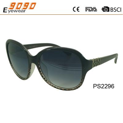 China La moda colorida de las lentes de la venta caliente polarizó las gafas de sol, piezas de metal en el templo en venta