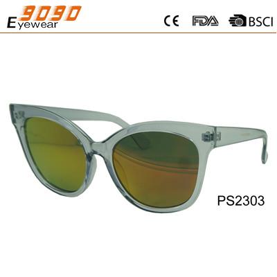 China Gafas de sol en el diseño de moda, hecho del plástico, del espejo del flash, de convenientes para los hombres y las mujeres en venta