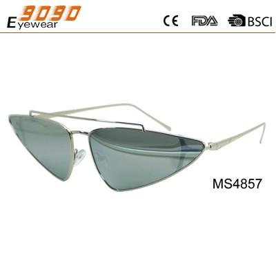 China Gafas de sol de moda del metal de la forma del triángulo convenientes para los hombres y las mujeres en venta