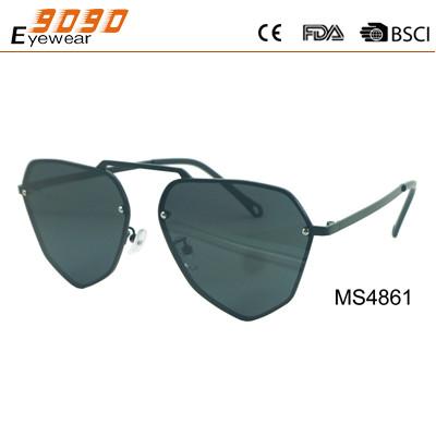 China 2018 gafas de sol del piloto del metal de la moda con la lente ULTRAVIOLETA de la protección del 100%, convenientes para los hombres y las mujeres en venta