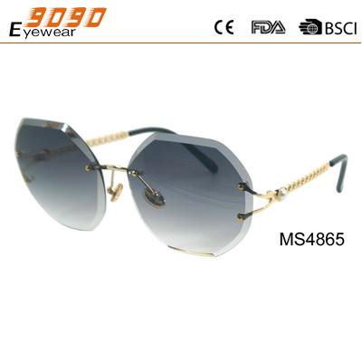 China La nueva llegada y la venta caliente del azul duplicaron las gafas de sol del metal, lente ULTRAVIOLETA de 400 protecciones en venta