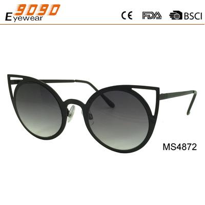 China Gafas duplicadas retras de las sombras de los vidrios del diseñador de las gafas de sol del ojo de gato de la moda para mujer oval en venta