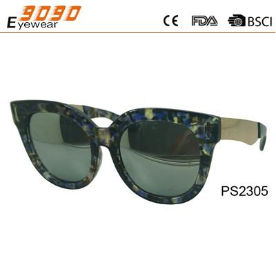 China Gafas de sol de moda plásticas del estilo los 2018 más nuevos con el templo del metal, lente ULTRAVIOLETA de 400 protecciones en venta