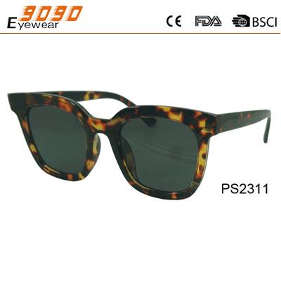 China La moda colorida de las lentes de la venta caliente polarizó las gafas de sol, lente ULTRAVIOLETA de la protección en venta