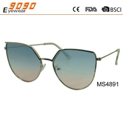China La venta caliente duplicó las gafas de sol del metal, lente de 400 protecciones, convenientes ULTRAVIOLETA para los hombres y las mujeres en venta