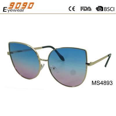 China Gafas de sol de moda del color bonito grande del marco de las mujeres con el marco metálico, lente ULTRAVIOLETA de 400 protecciones en venta