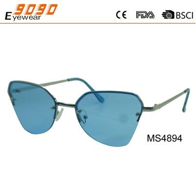 China Nueva llegada y venta caliente de las gafas de sol azules del metal, lente ULTRAVIOLETA de 400 protecciones en venta