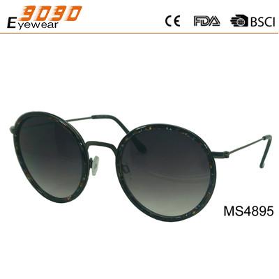 China Gafas de sol vendedoras calientes redondas del metal con la lente ULTRAVIOLETA de 400 protecciones, modelo en el marco en venta