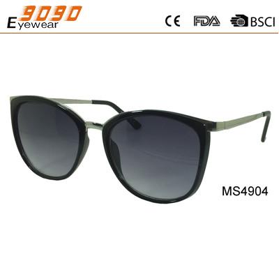 China 2018 nuevas gafas de sol del metal de la llegada con la extremidad, el estilo de la moda, convenientes plásticos para los hombres y las mujeres en venta
