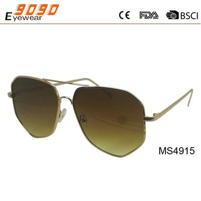 China Gafas de sol con el marco metálico, nuevo estilo de diseñador de moda, lente ULTRAVIOLETA de 400 protecciones en venta