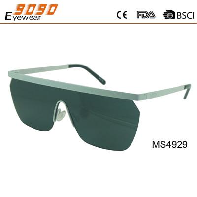 China nuevo metal del estilo 2018 y de la moda con la lente ULTRAVIOLETA de la protección del 100%, templo aerodinámico, en venta