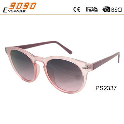 China Nueva llegada y venta caliente de gafas de sol plásticas especiales, convenientes para las mujeres y los hombres en venta