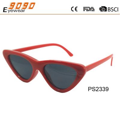 China Las gafas de sol de moda elegantes rojas, el madde del fram plástico y la bisagra de la señora en venta