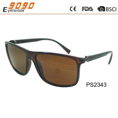China Las gafas de sol en rectángulo de moda diseñan, hecho del plástico, conveniente para los hombres y las mujeres en venta