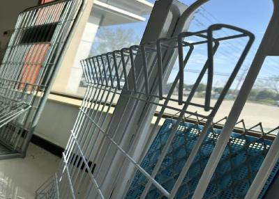 China Driehoekige buiging hek paneel laag koolstofstaal Custom Heights School tuin bewaker Te koop