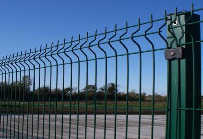Cina Altezza di larghezza X 2.0m di Mesh Fence 2.5m del cavo del triangolo 4.0mm 50*200mm in vendita