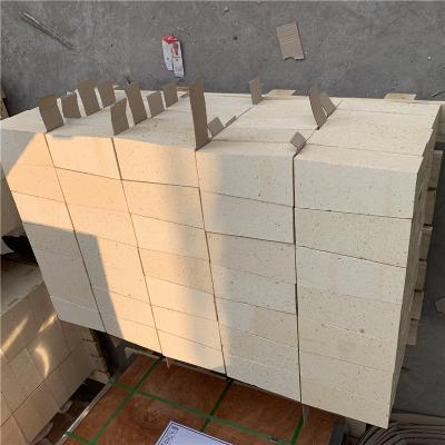 Cina Fornitura 85% Contenuto di allumina Bianco giallo mattoni refrattari SK42 per forni industriali in vendita