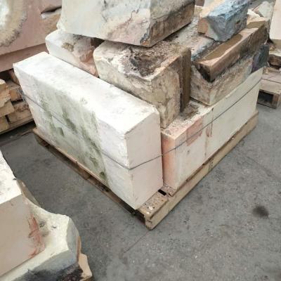 China Tamanho personalizado Multifunção Refractário Quadros de fogo fundidos com baixo teor de MgO à venda