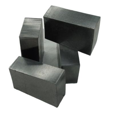 Cina 3.0g/cm3 Densità di massa Magnesia Cromo Fuso Alumina Spinel Bricks per forno rotativo di cemento in vendita