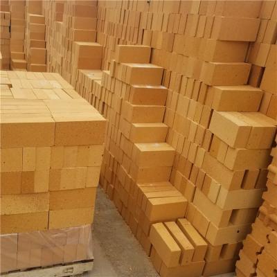 China Brandklei-baksteen samenstelling gebogen-brandbaksteen met 20-30 MPa koudbrekingsvermogen Te koop