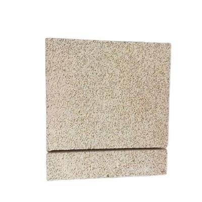 中国 CaO含有量 1.5% SiO2含有量 43% 赤いレンガを作る炉屋根のためのマルライト隔熱レンガ 販売のため