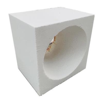 Cina Blocco di mattoni di zirconia-corindono personalizzato per forno di vetro con contenuto di CrO da 0,1-0,3% in vendita